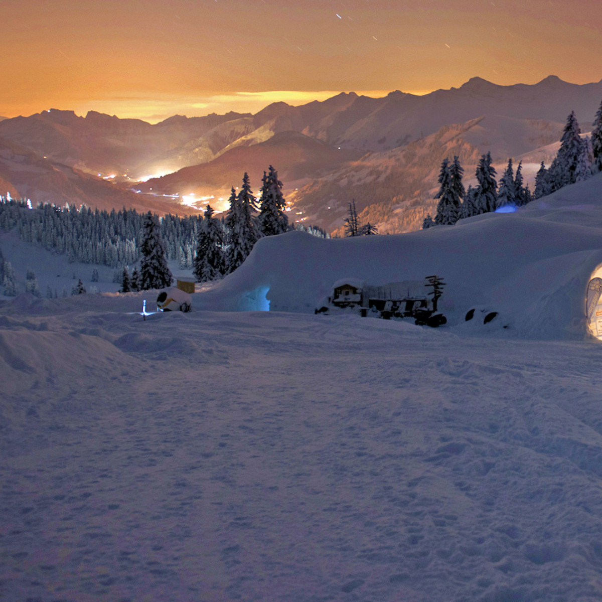 Gstaad Snow Bar and Igloo Restaurant · Iglu-Dorf – the original