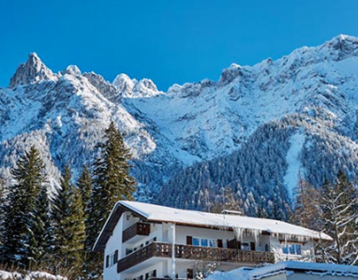 Iglu-Übernachtung für Paare auf der Zugspitze · Iglu-Dorf – das Original